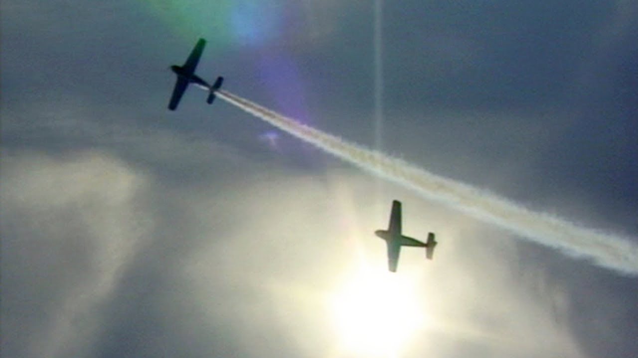 Dogfighting - Civilian Air Combat School - YouTube