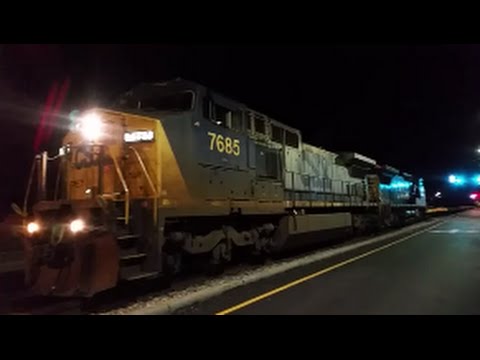 [CSX]7685 C40-8W & C40-8W Leads F707-13 Heads SB With 49 Cars & Whole ...