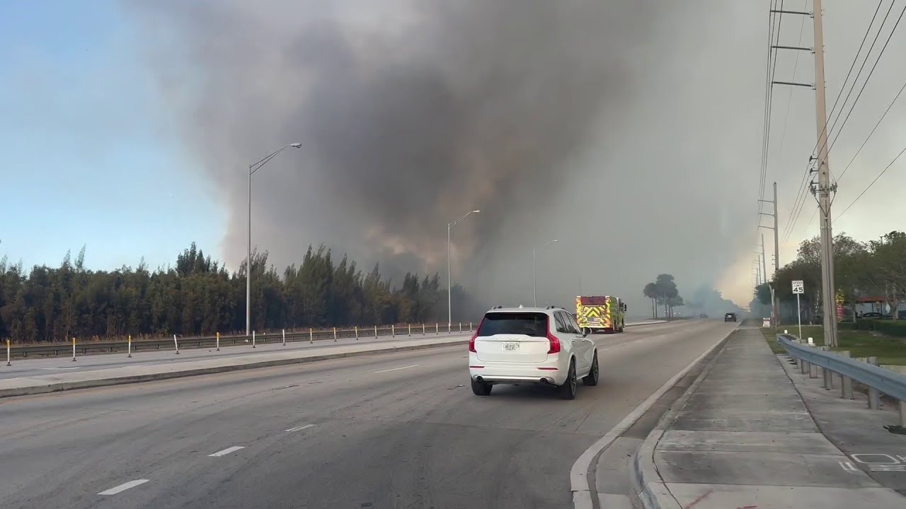 Large fire burns in Miami-Dade County - YouTube