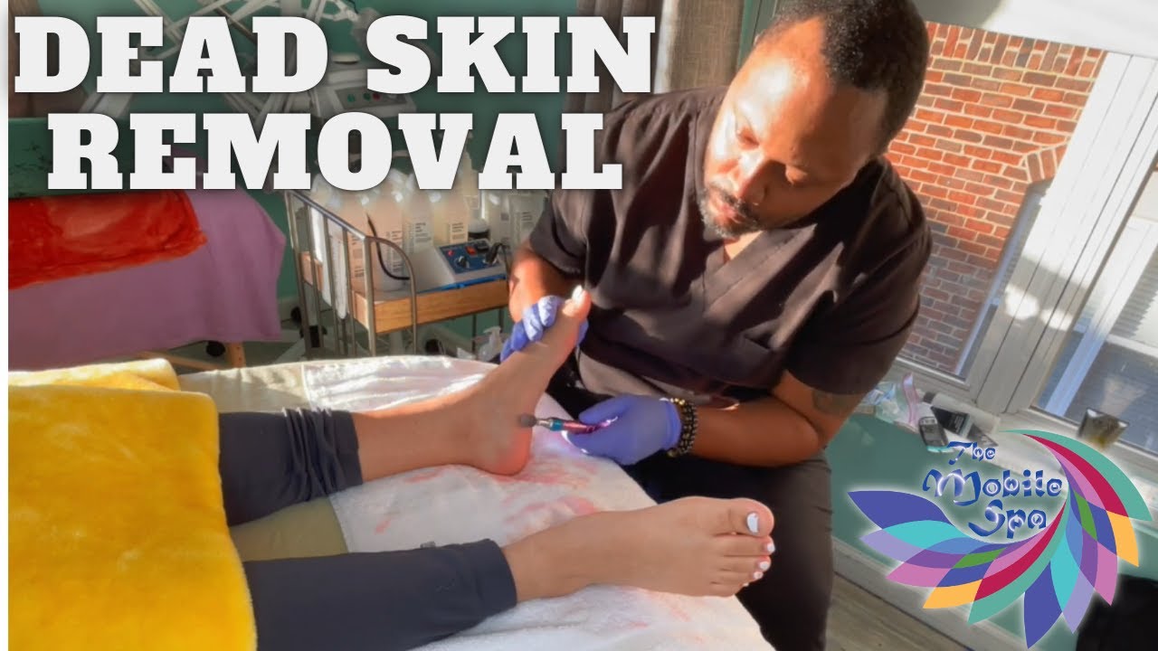 working on an undercover Cops feet : on the phone with her boss ...