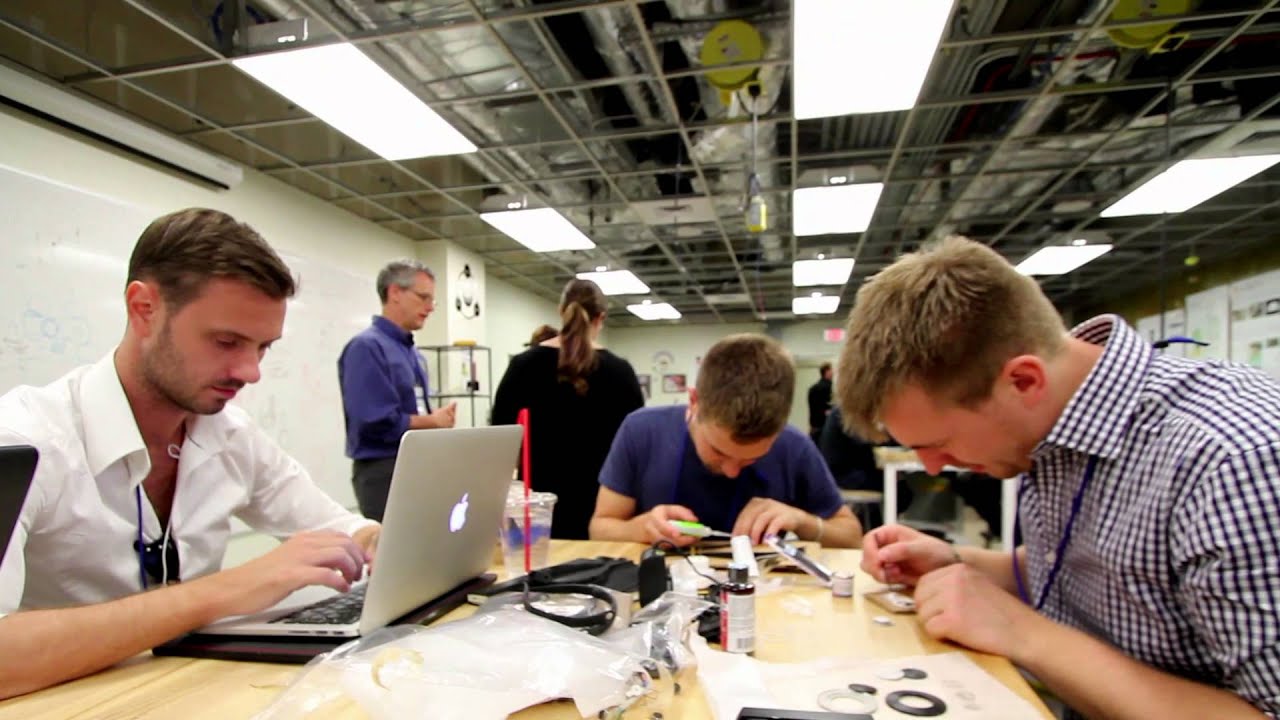 Intel Berkeley Makeit wearable master - YouTube