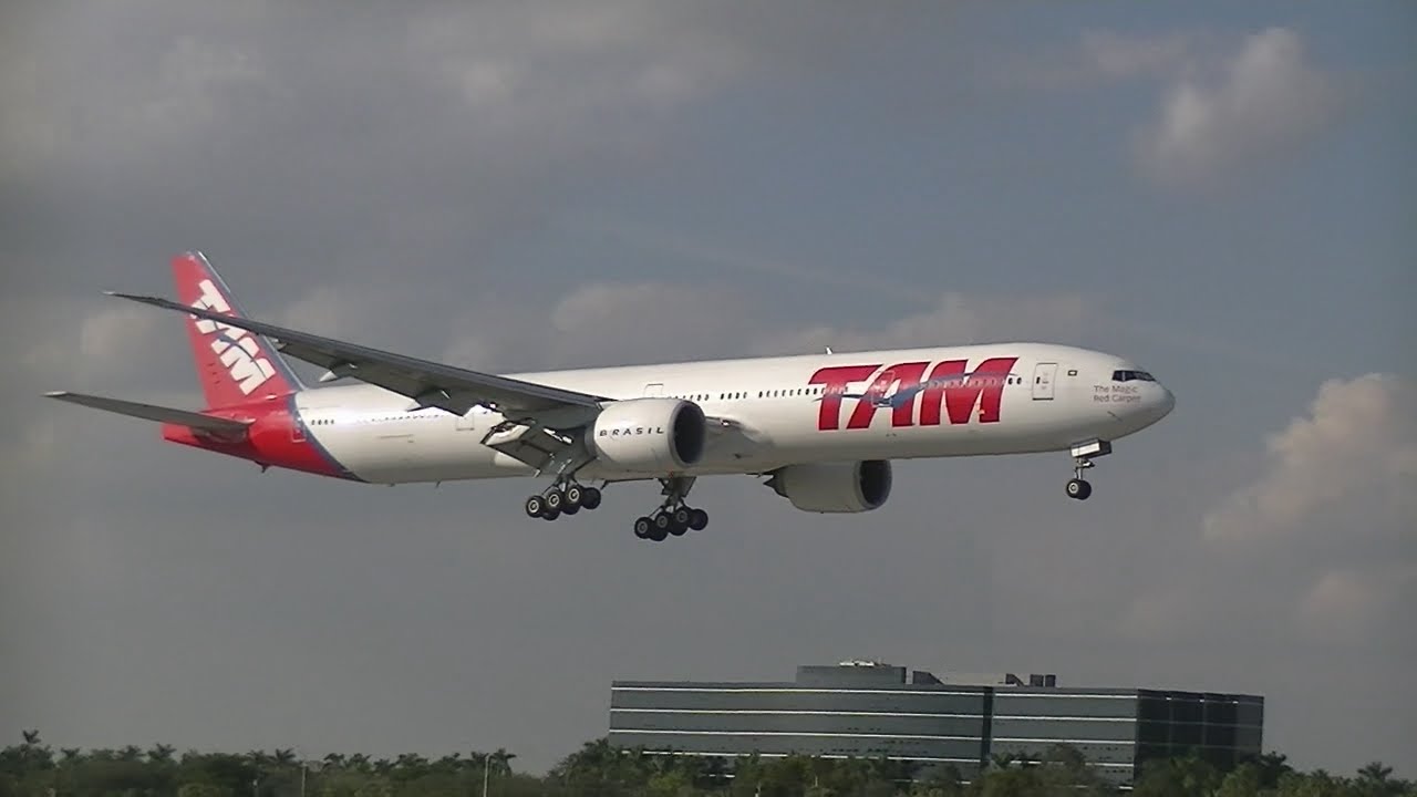 TAM. BOEING. 777-300ER. MIAMI. - YouTube