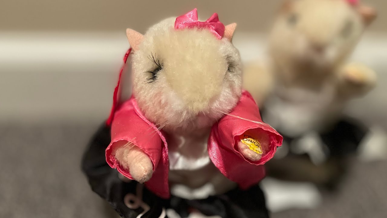 Gemmy - Dancing Hamsters Bobby Soxer “Rock Around The Clock” - YouTube