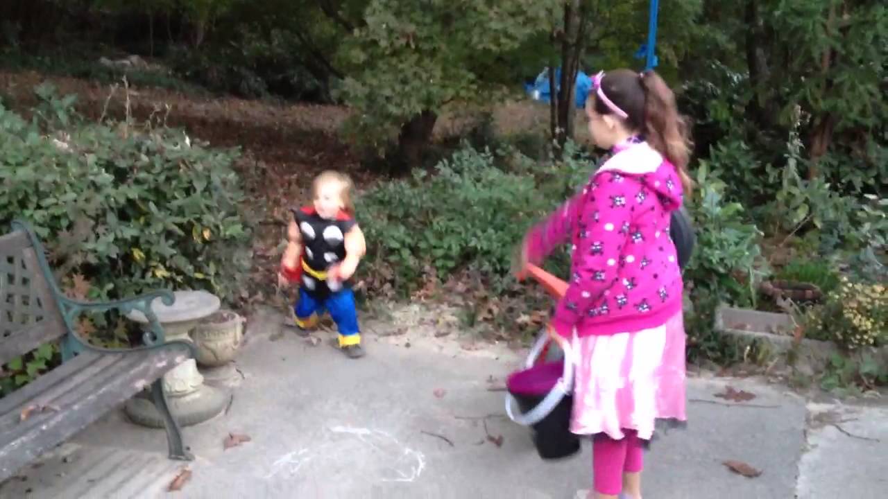 Getting ready to go trick or treating - YouTube