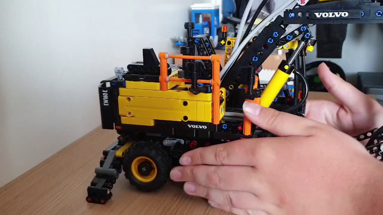 REVIEW of lego technic 42053 Volvo EW160E - YouTube