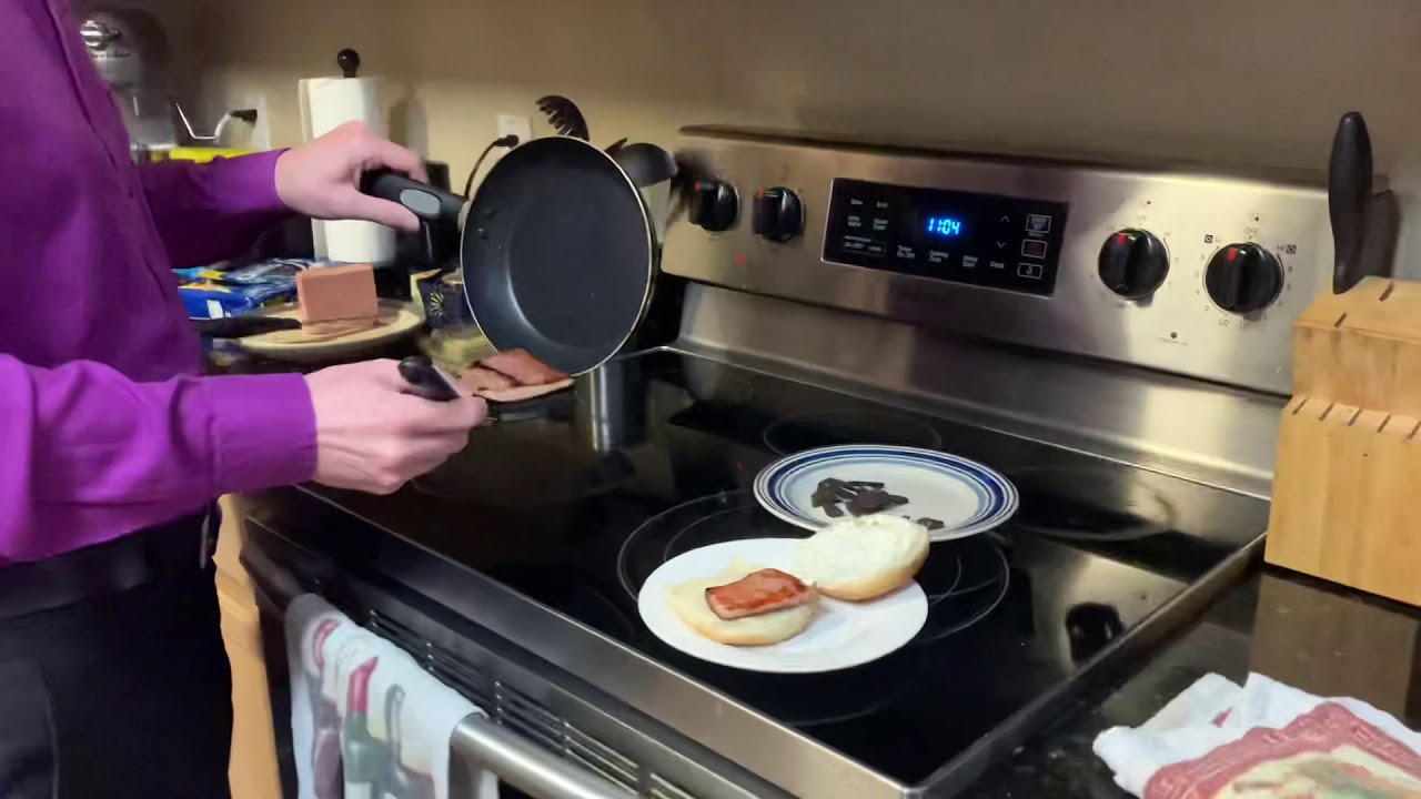 Making the Spam Oreo Burger - YouTube