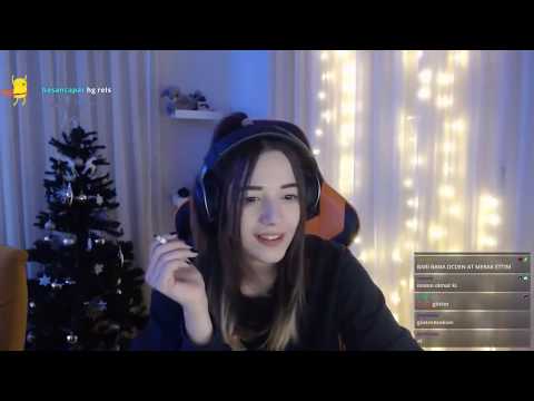 Miafitz - Küçüklük Fotoğraflarını Gösteriyor!