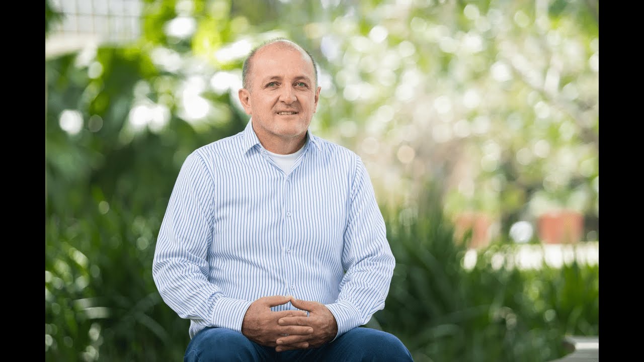 Homenaje a Gilberto Valencia Trujillo por sus 35 años en EAFIT - YouTube