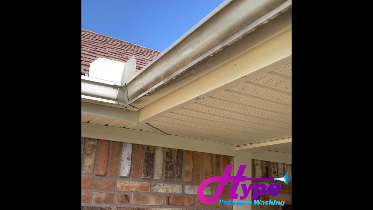 Oxidation removal from aluminum gutters - YouTube