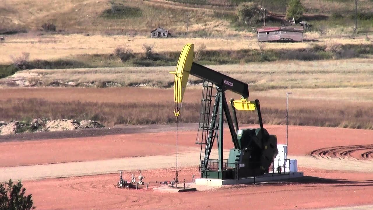 Williston, nodding donkey in the oil fields - YouTube