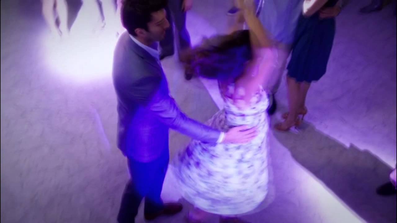 Jane the Virgin 1x16: Jane and Rafael Dance Esclavo De Sus Besos ft ...