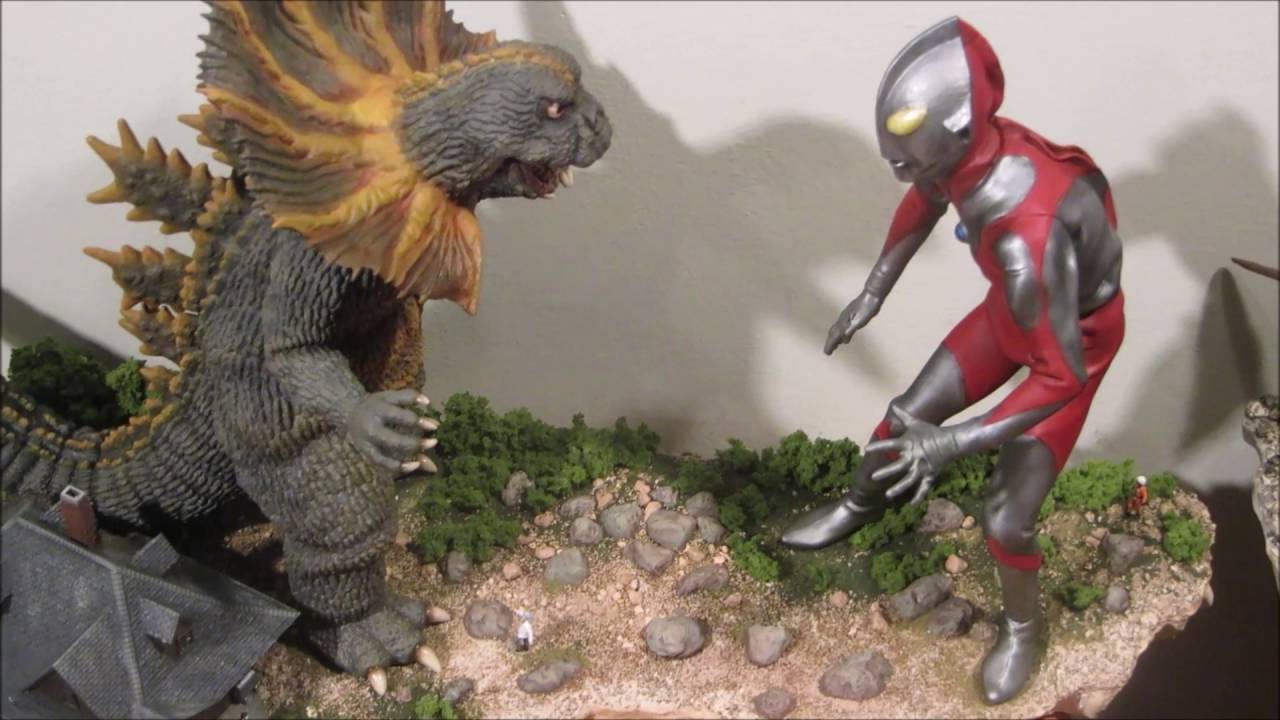 Ultraman Vs Jirass Anniverary Diorama! - YouTube