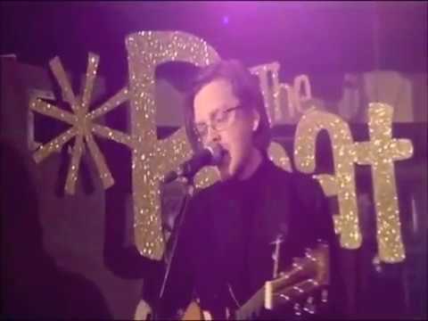Norman Blake & Finlay Macdonald sing Corn Rigs (1998). - YouTube