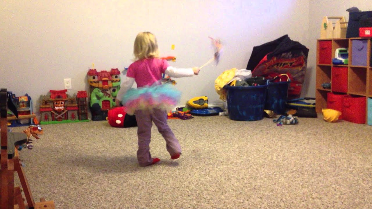 Lizzy Dancing - YouTube