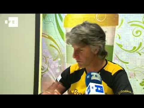 Stefaan Engels completa un año al ritmo de una maratón diaria - YouTube