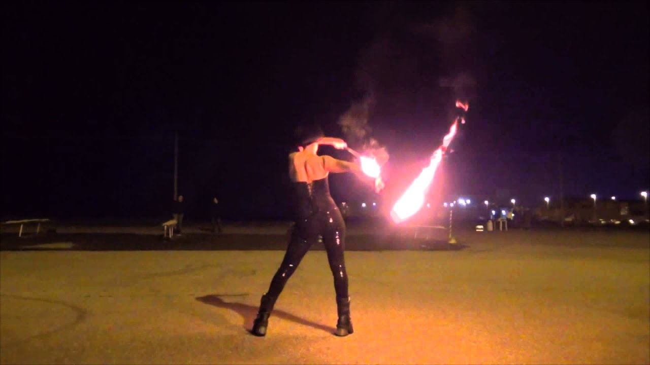 World Guinness Record: longest fire run: Tunnel of fire - Simone "Stunt ...