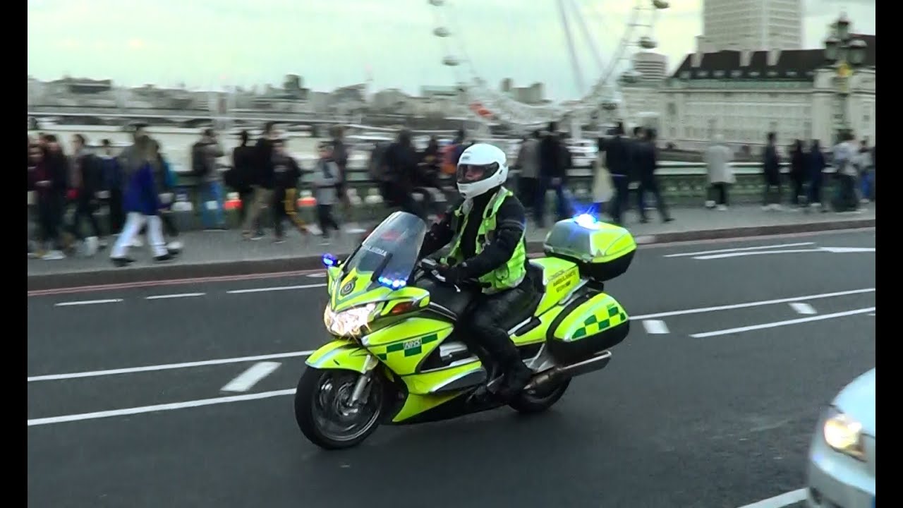 London Ambulance Service Paramedic Motorcycle responding [UK | 13.4. ...
