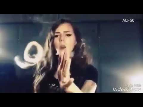 cewek cantik  ngisep vape skill dewa