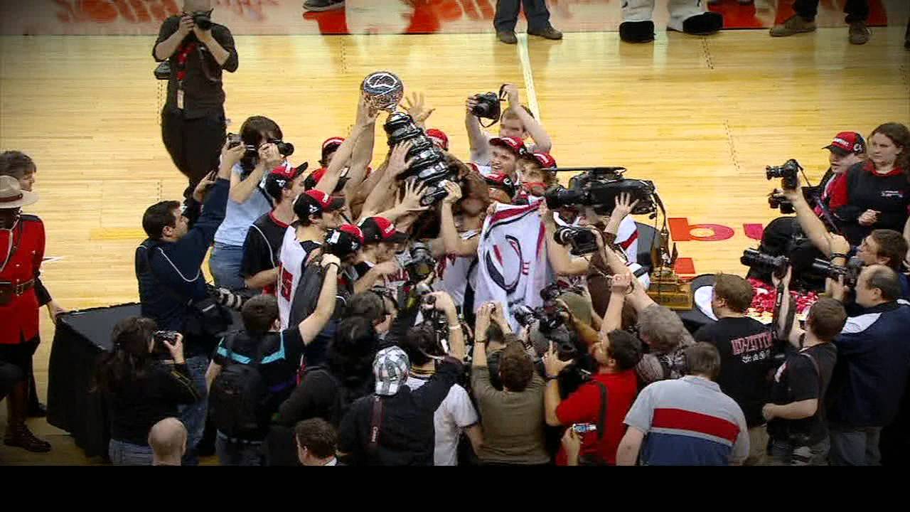 The Score Feature: DJ Bennett w/ Dave Smart - YouTube