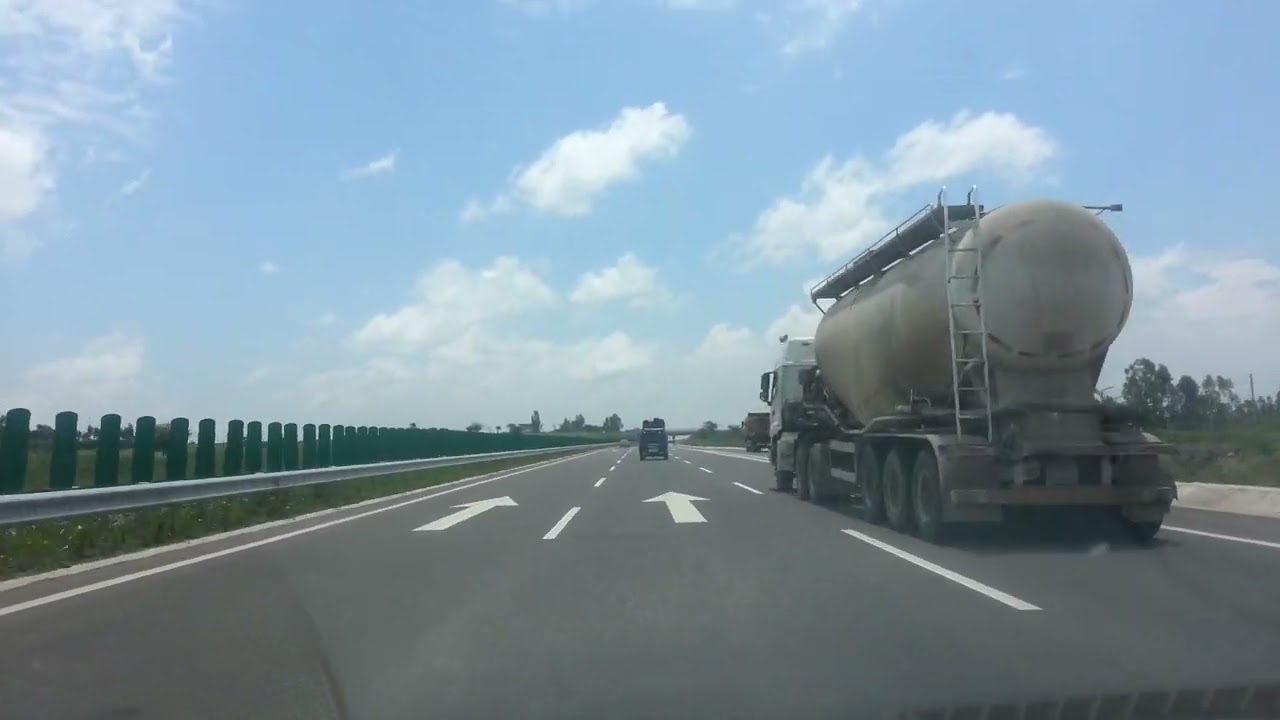 expressway Addis Adaba to Adama (Nazareth) - YouTube