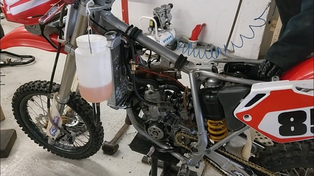 Honda CR85, part 3, First start and test ride. - YouTube
