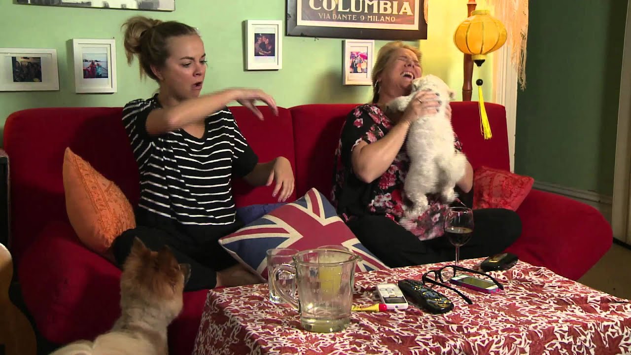 Gogglebox Australia Unseen - Super Dog! #AngieandYvie - YouTube