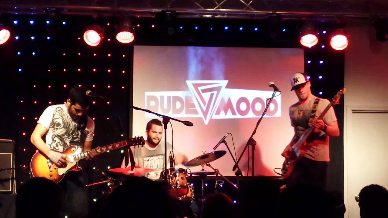 Rude Mood en vivo, enganchado de covers. - YouTube
