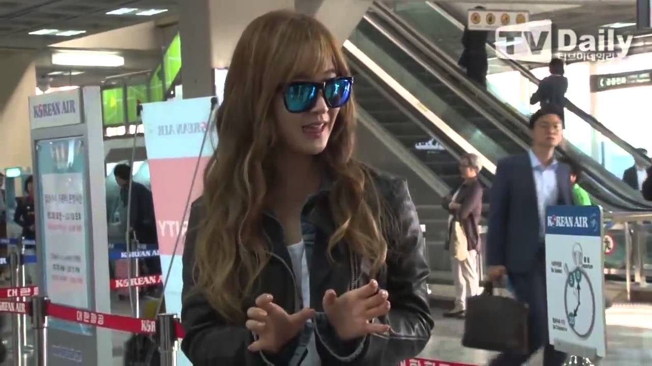 AIRPORT | 150520 - Yuri @ Gimpo Airport by TV Daily - YouTube