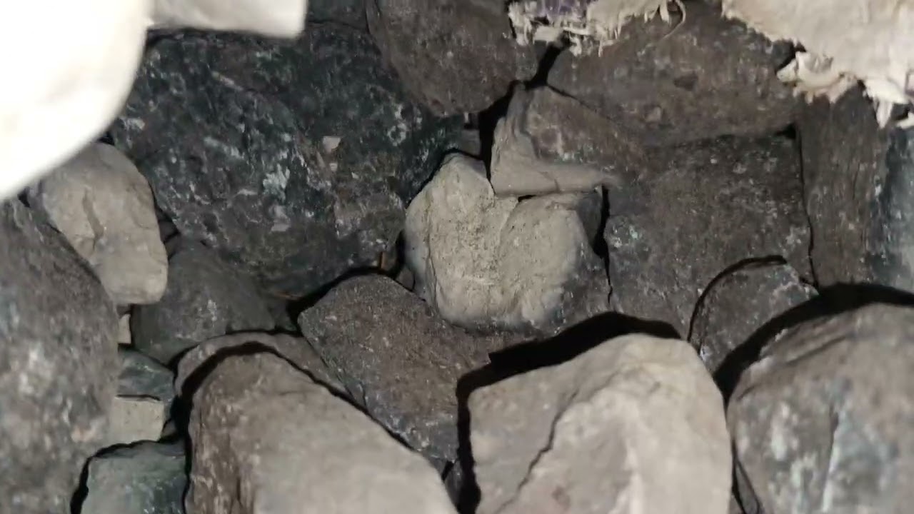 कालीमिट्टी नकुमत mitti papdi matti Black mitti kali matti edible clay ...