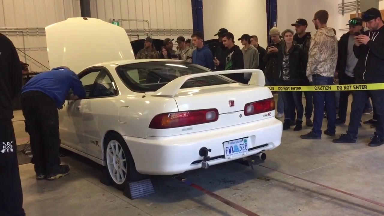 JDM Honda Integra Type R 180whp 4th gear pull - YouTube
