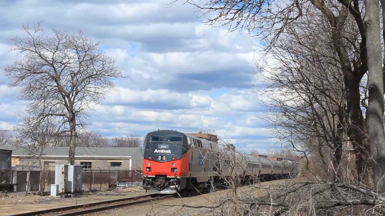 Amtrak Vermonter #56: NB Train (w/ Heritage #156 Trail) at Wallingford ...