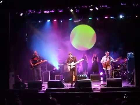 Mac Floyd At The Village Theatre EK - YouTube