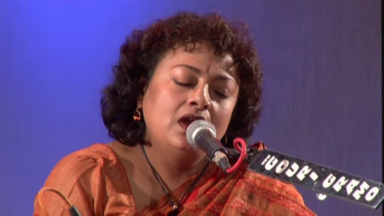 Dui Robi- 'Music meets Art' Tagore Song by Dr. Balaka Das - YouTube