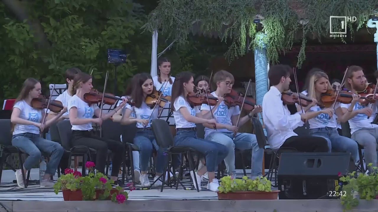 Moldovan National Youth Orchestra. Concert aniversar. - YouTube