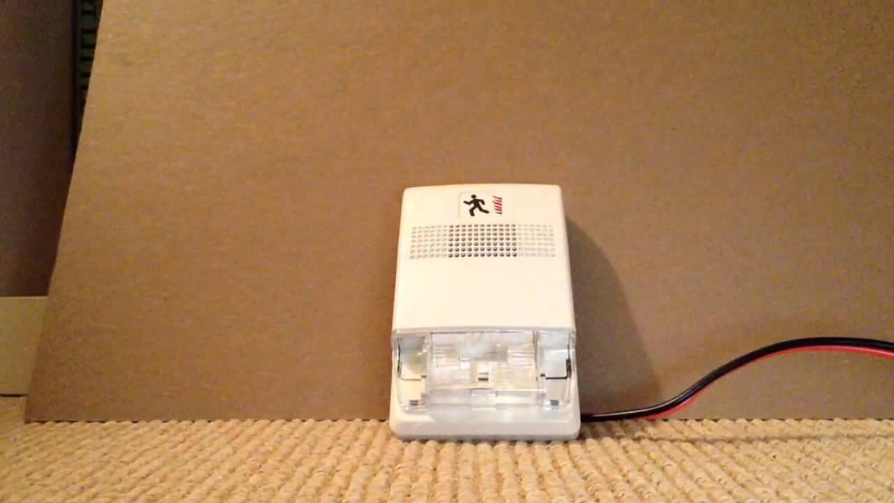 EST Genesis Remote Strobe - YouTube