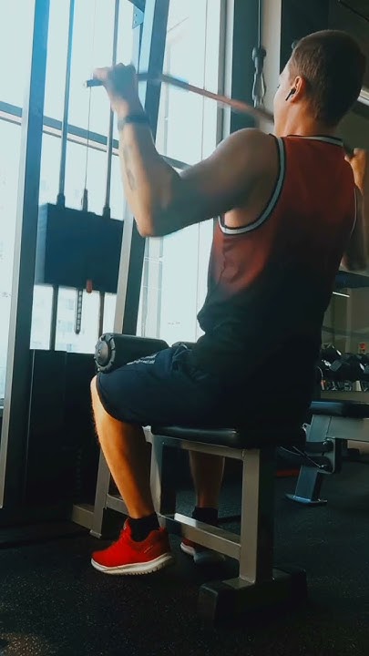как накачать широкую спину Shorts качалка спорт Gym Sport спина