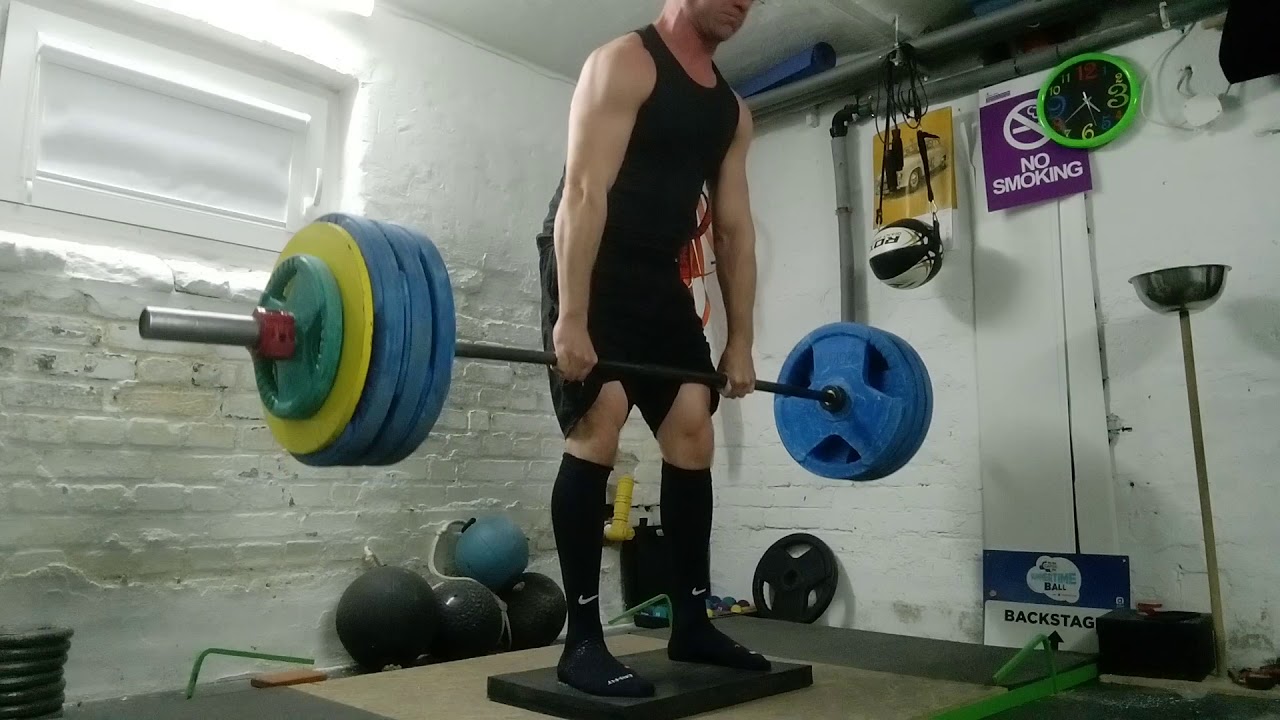Conventional deficit deadlift of 2inch mat - YouTube