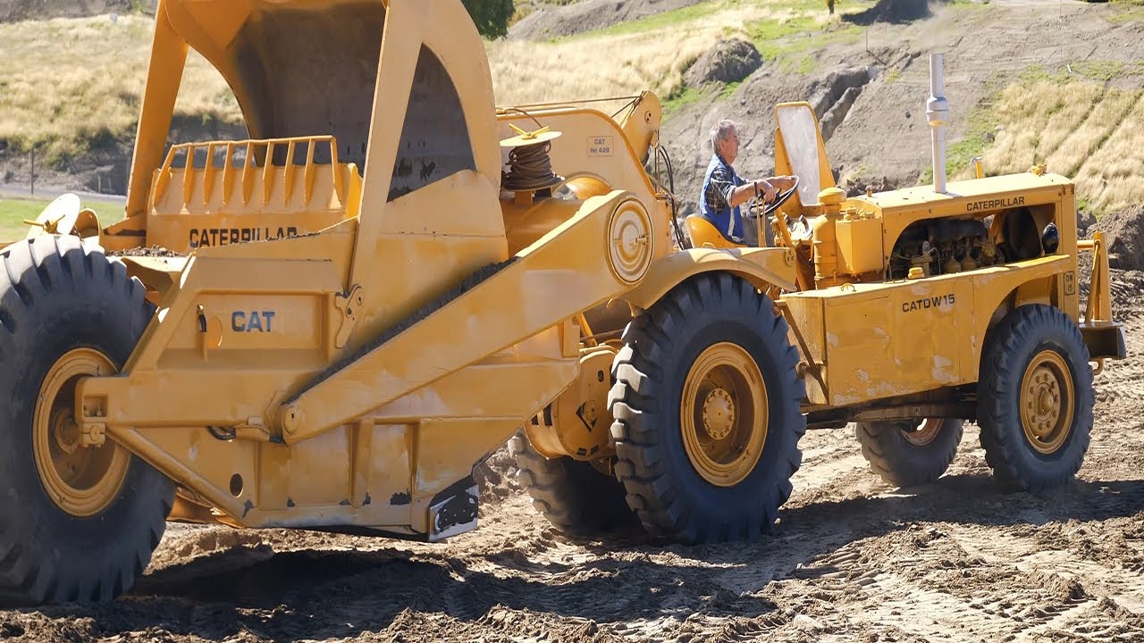 Caterpillar DW15 Motor Scraper - YouTube