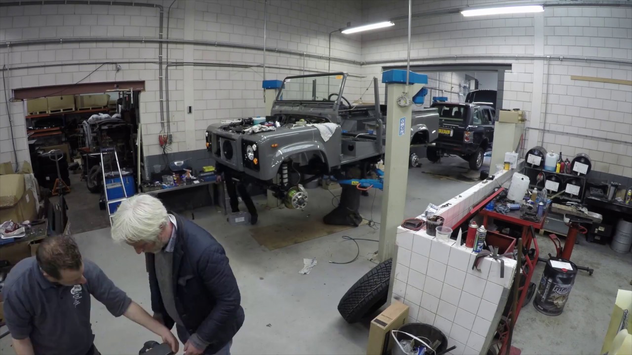 Rebuild Defender 110 V8 - YouTube