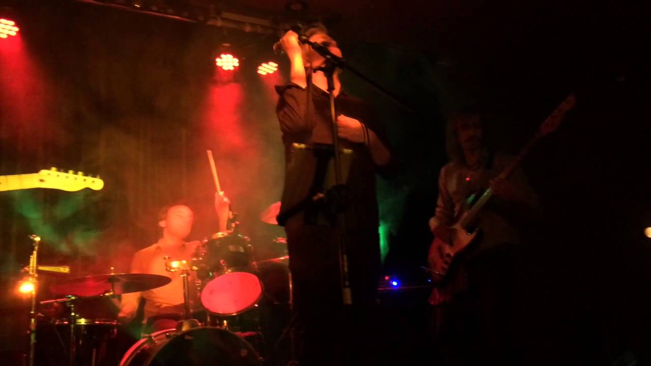 Led Zeppelin's 'The Lemon Song' (live) @ Nambucca, London - YouTube