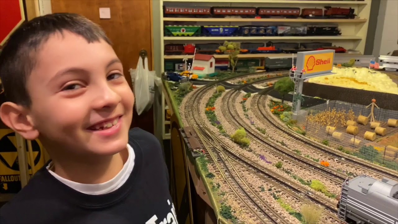 Lionel Visionline Niagara NEW YORK CENTRAL “20TH CENTURY" #6001 - YouTube