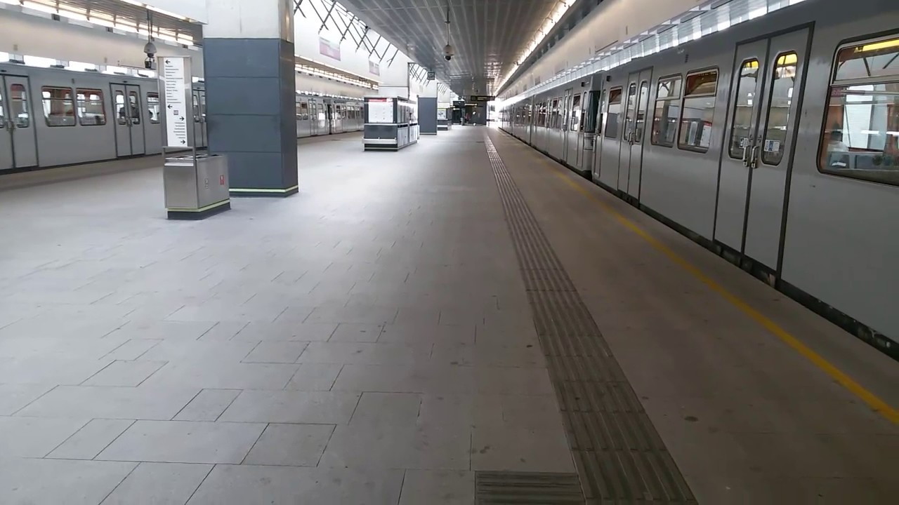 U-Bahn Linie U2 Typ U2 Stadlau in Wien - YouTube