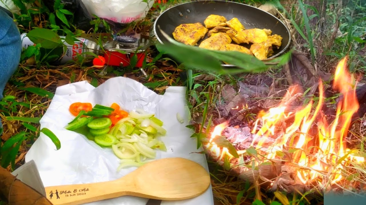 adventure in the forest and cooking to enjoy the natural atmosphere ...