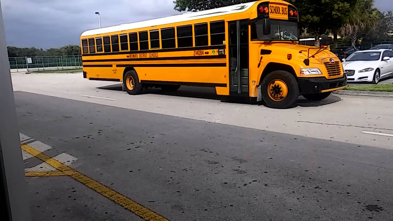school buses coming in - YouTube