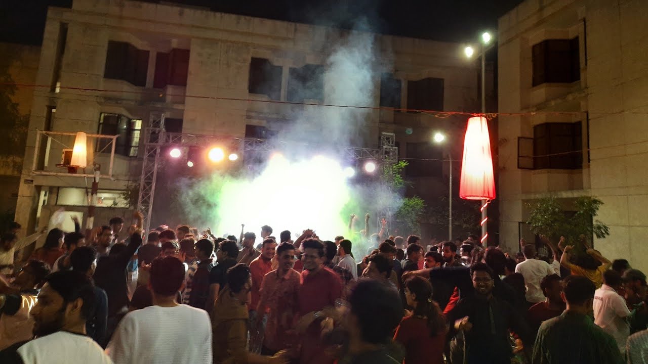 Hall day celebration IIT kanpur DJ night and special food. - YouTube