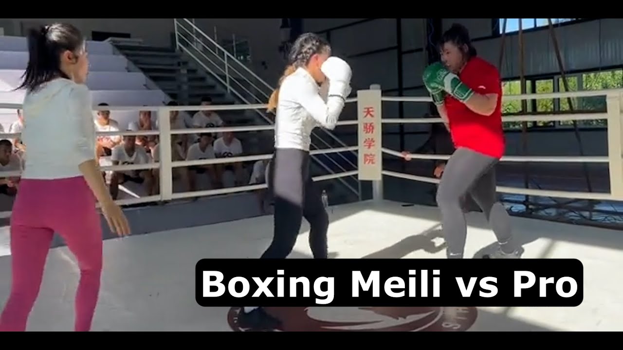 Boxing Girl Challenges Former Pro Boxer Girl - YouTube