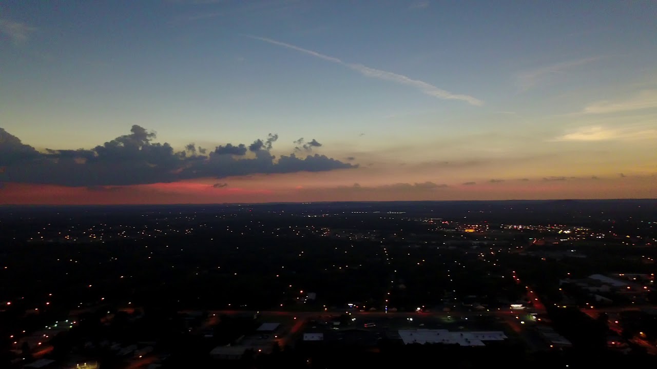 Drone footage from 400 feet during the eclipse. - YouTube