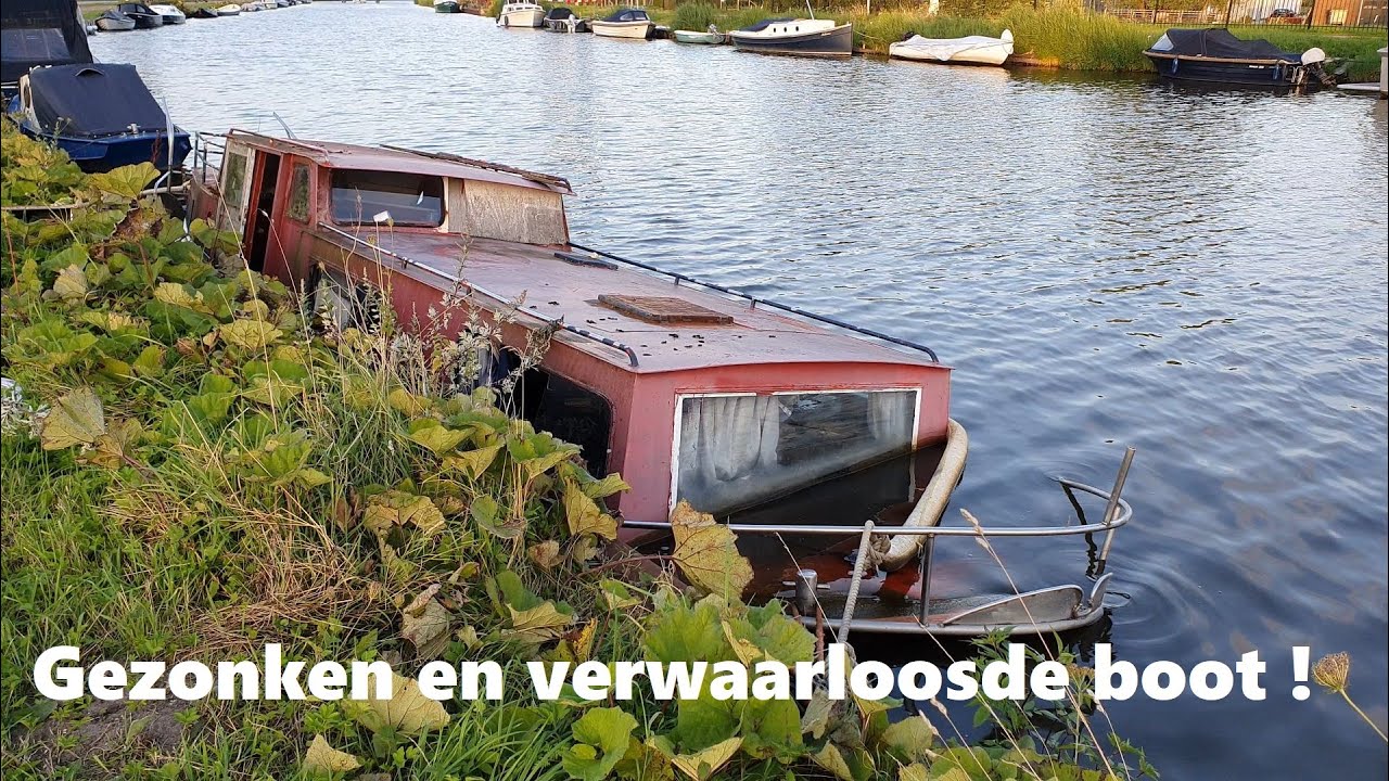 Gezonken en verwaarloosde boot - YouTube