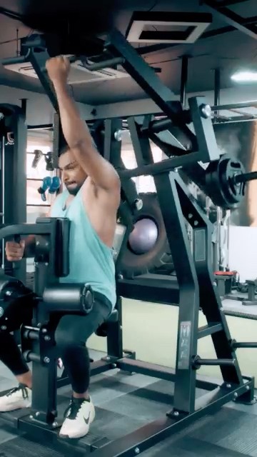 Reverse grip lat pull down - YouTube