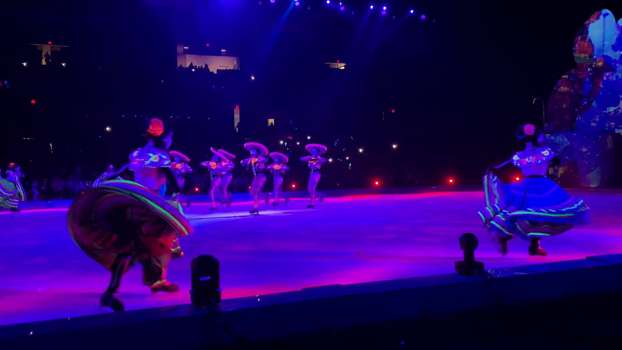Coco Disney On Ice Chicago 2019 - YouTube